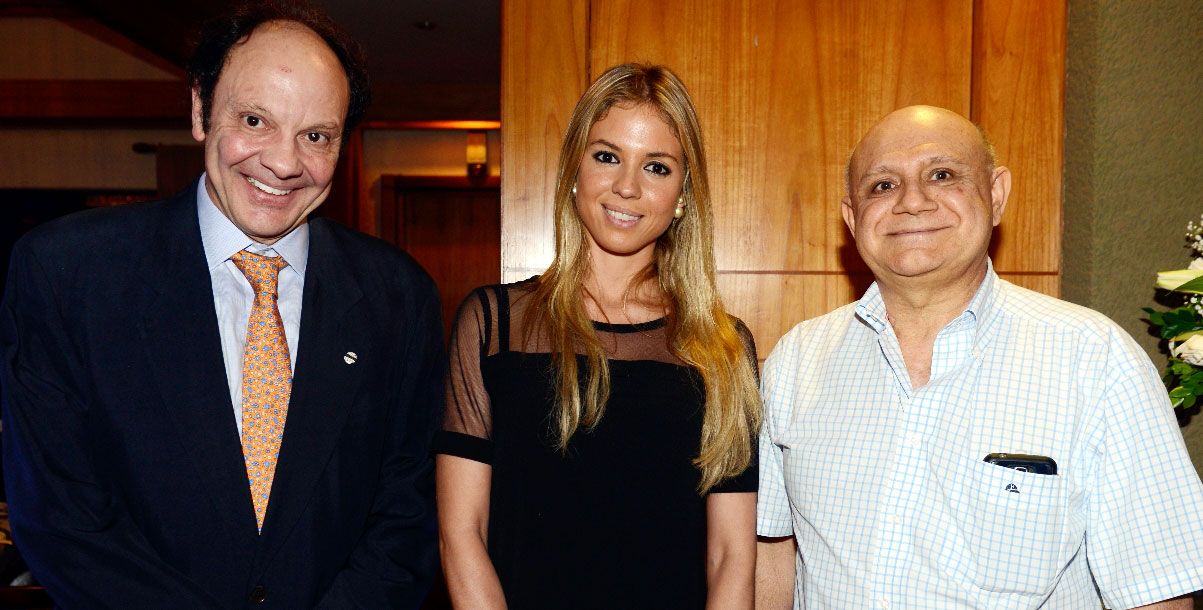 Brindis para presentar nuevo “Neumotropio” - Sociales - ABC Color