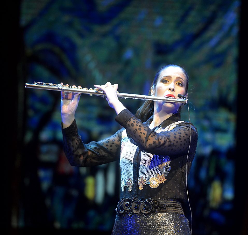 Patricia Álvarez presentó su disco en un show en el BCP - Artes y ...