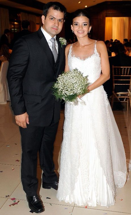 Casamiento de Laura Aponte Rivas y Carlos Pfingst Rojas - Sociales ...