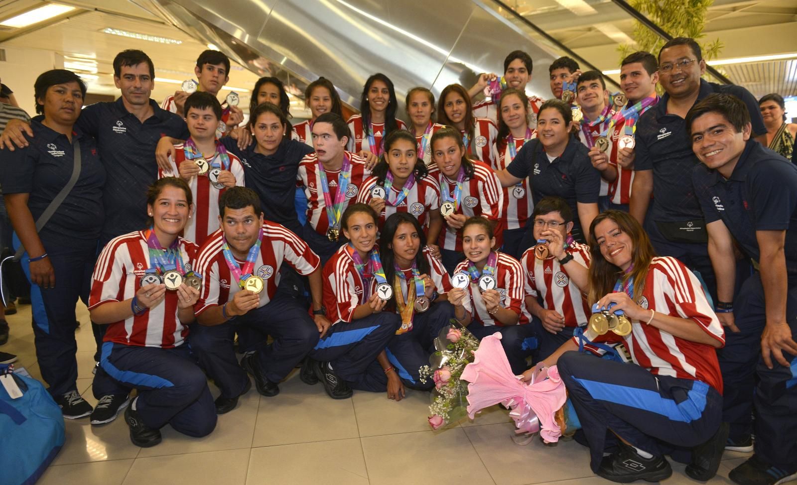 Regreso de los atletas participantes en Olimpiadas Especiales ...