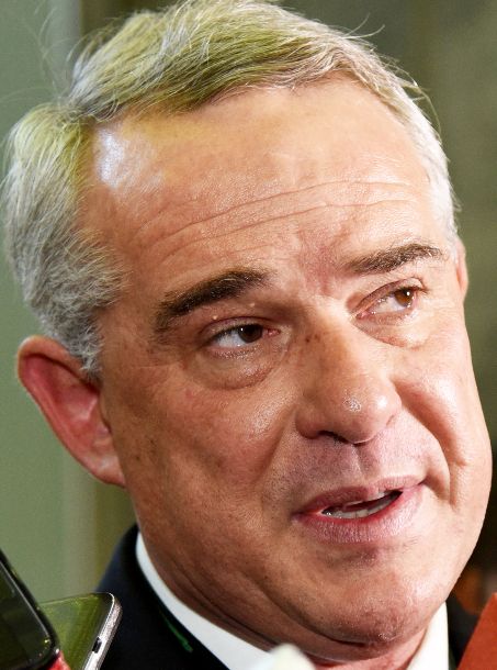 Gneiting abandona el cargo en Gobernación - Política - ABC Color