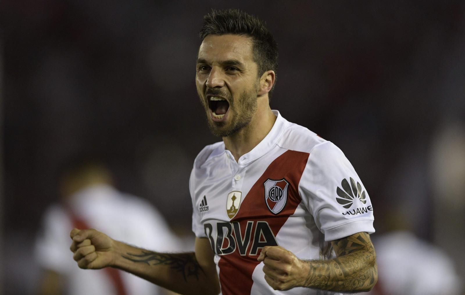 Scocco vuelve a vestirse de héroe ante Lanús - Fútbol - ABC Color