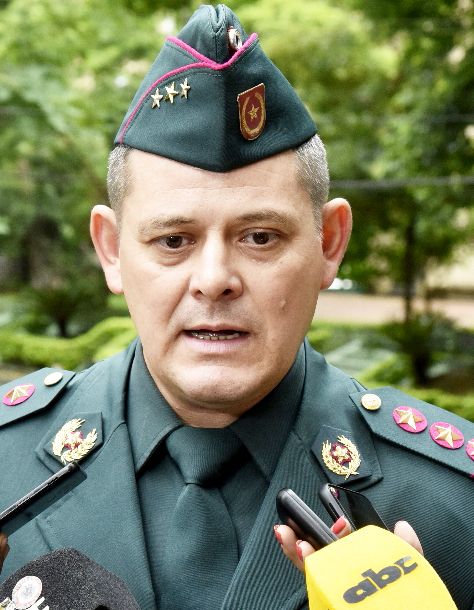 Por causa penal, excluyen a un coronel del ascenso - Política - ABC Color