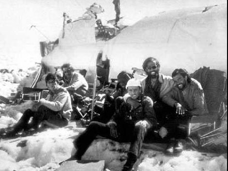 Sobrevivientes de tragedia de los Andes inauguran museo itinerante ...