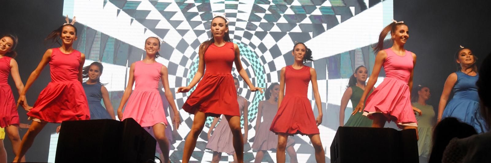 Competencia de baile “Del Sol Dance” del ASA - Sociales - ABC Color