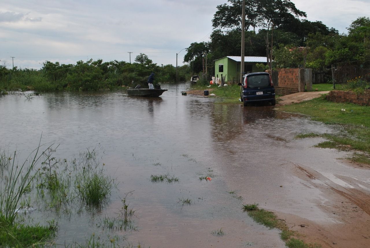 El río avanza hacia los barrios de Ayolas - Nacionales - ABC Color