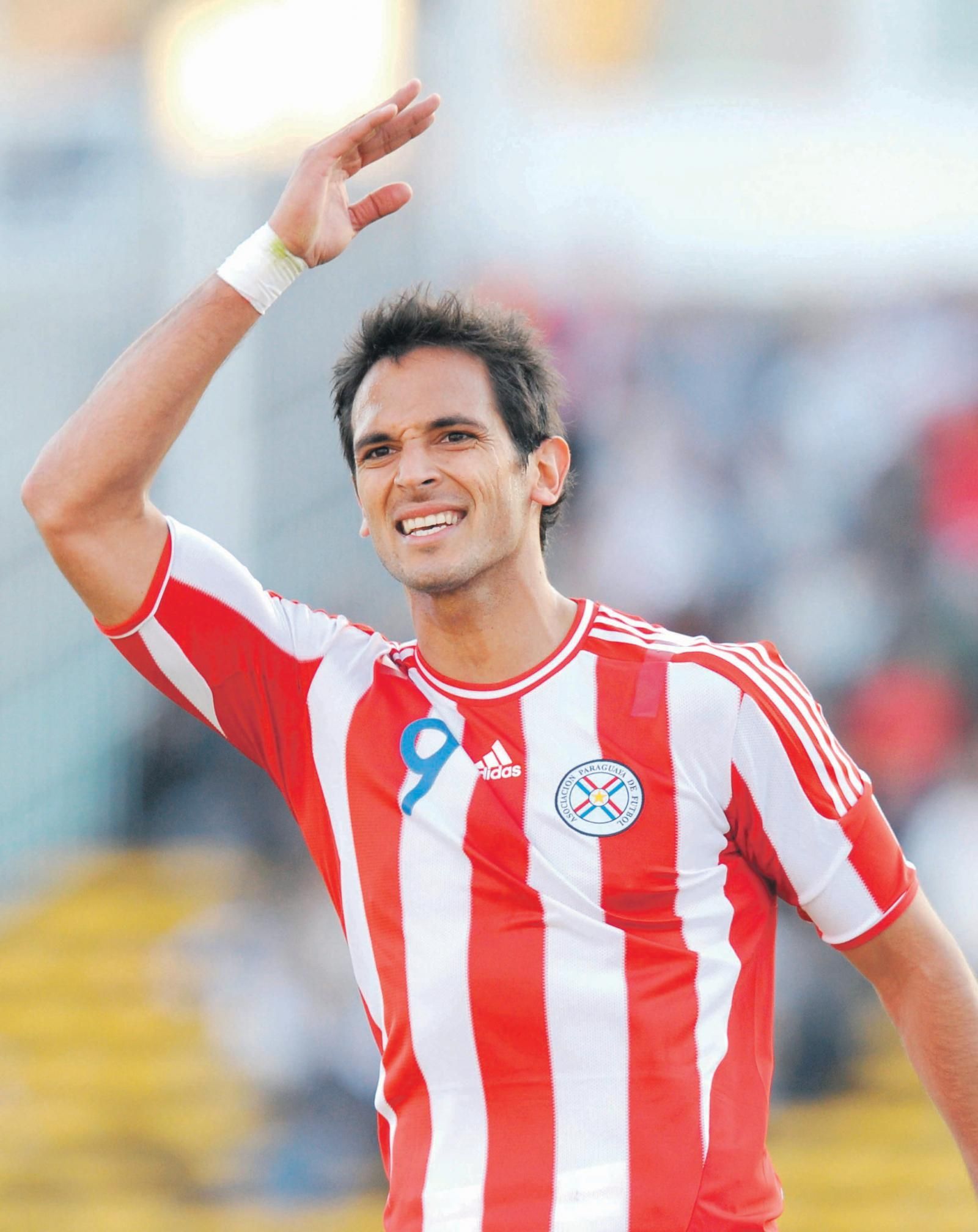 Roque Santa Cruz: la humildad de un grande - Escolar - ABC Color