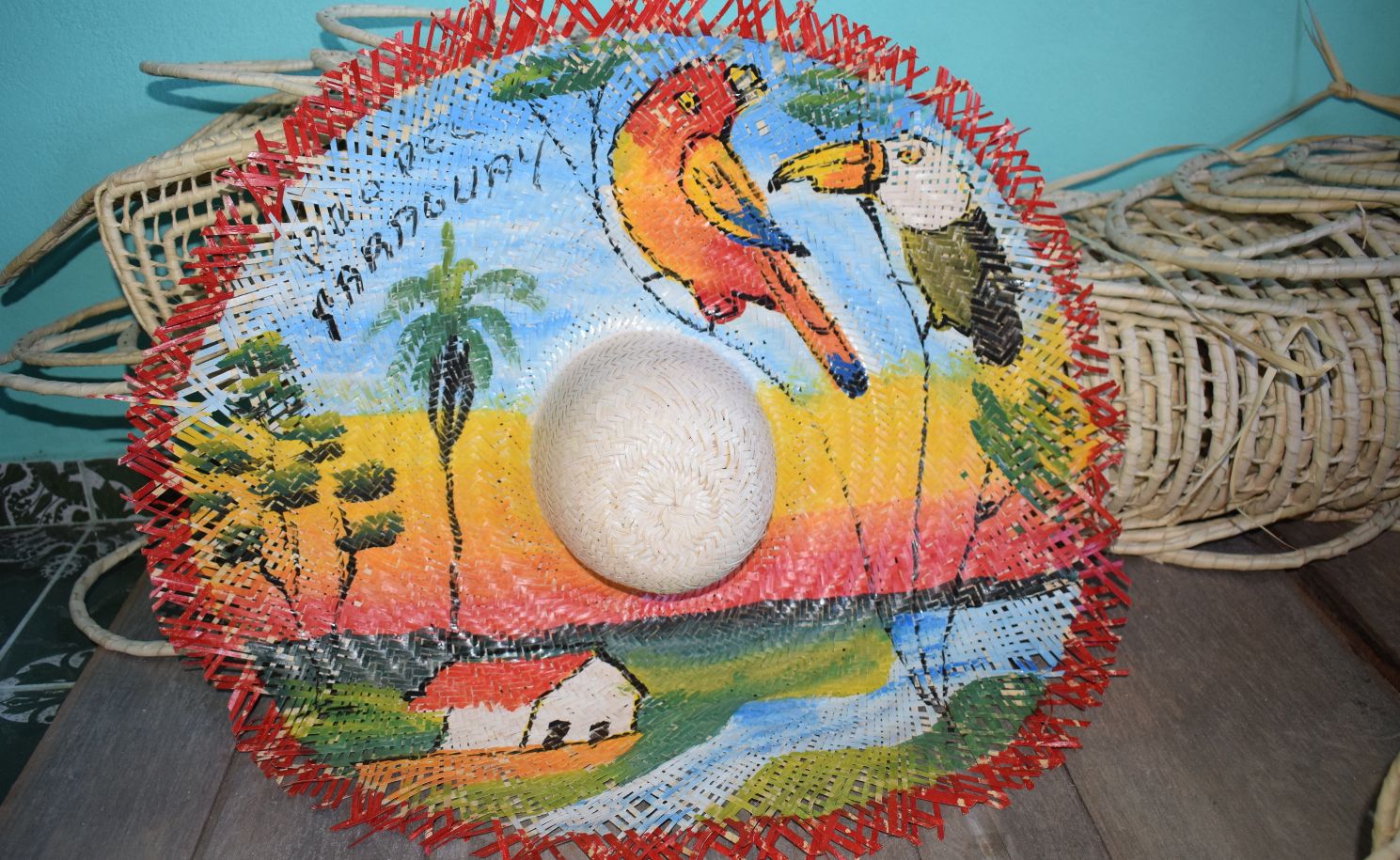 Variada artesanía en férreo karanda’y - Interior - ABC Color