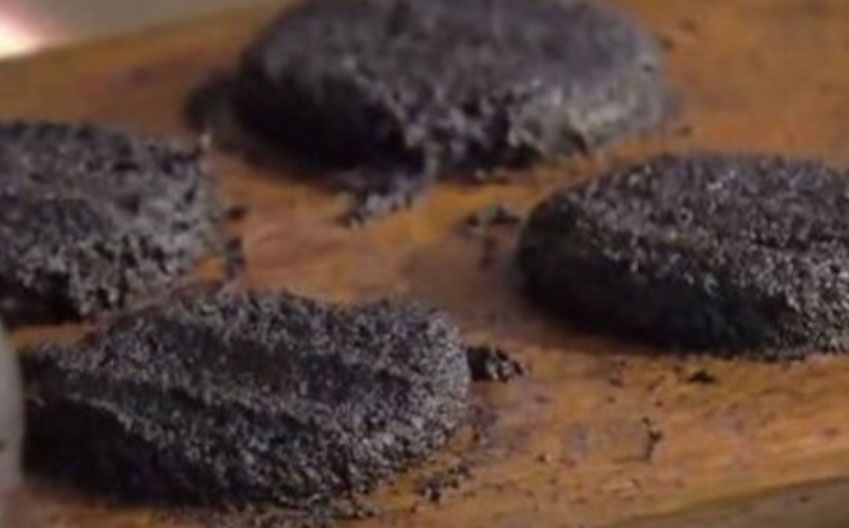 Comen hamburguesas de moscas en África - Ciudadano digital - ABC Color