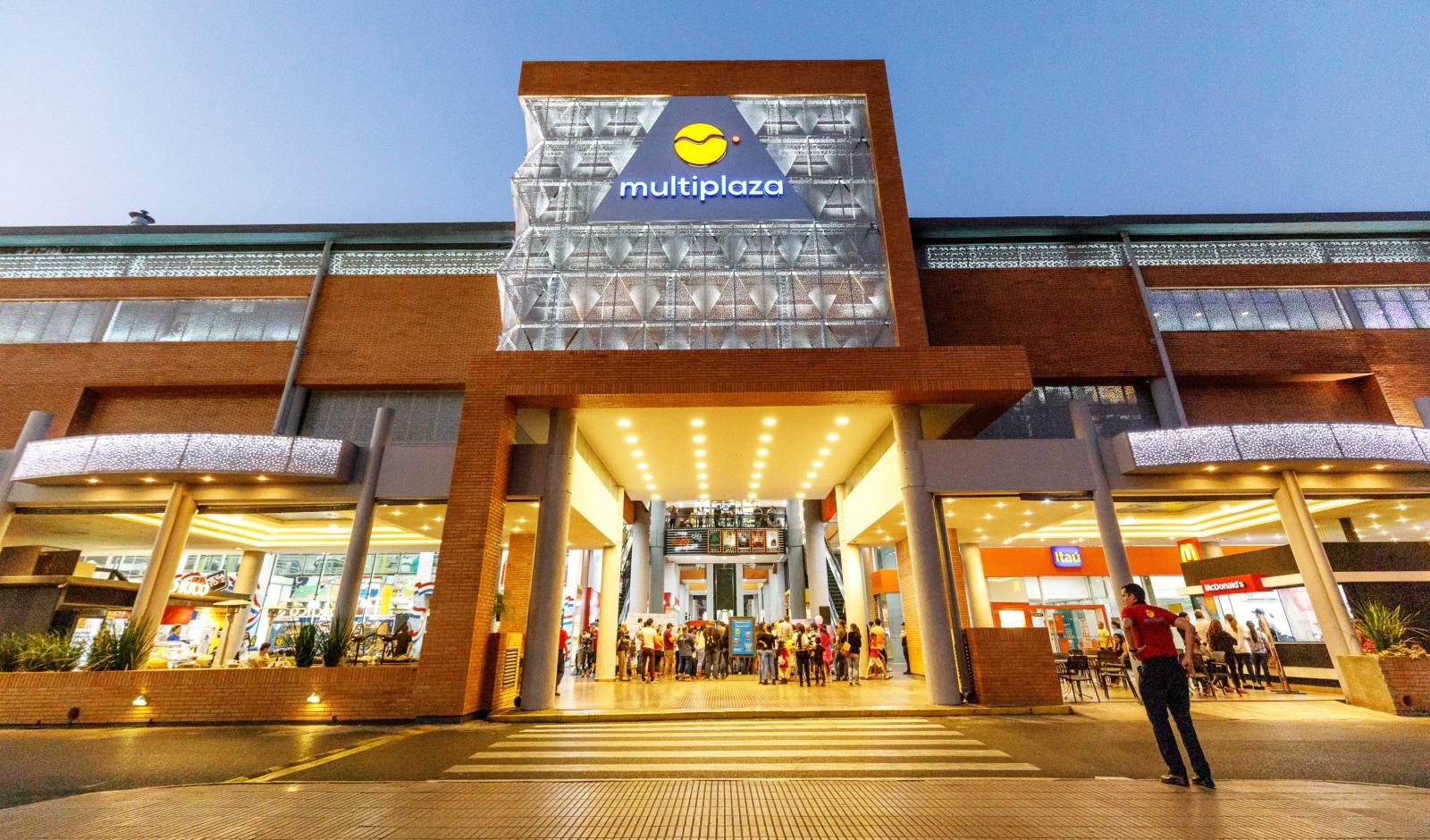 Nueva era de innovaciones - 22° Aniversario Multiplaza - ABC Color