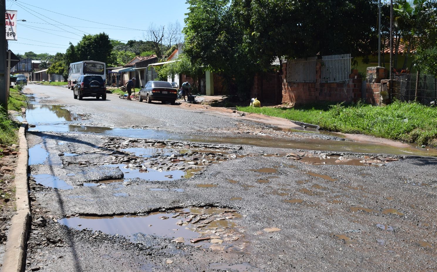 Obras inconclusas, calles feas y mugre dan la “bienvenida” a Luque ...