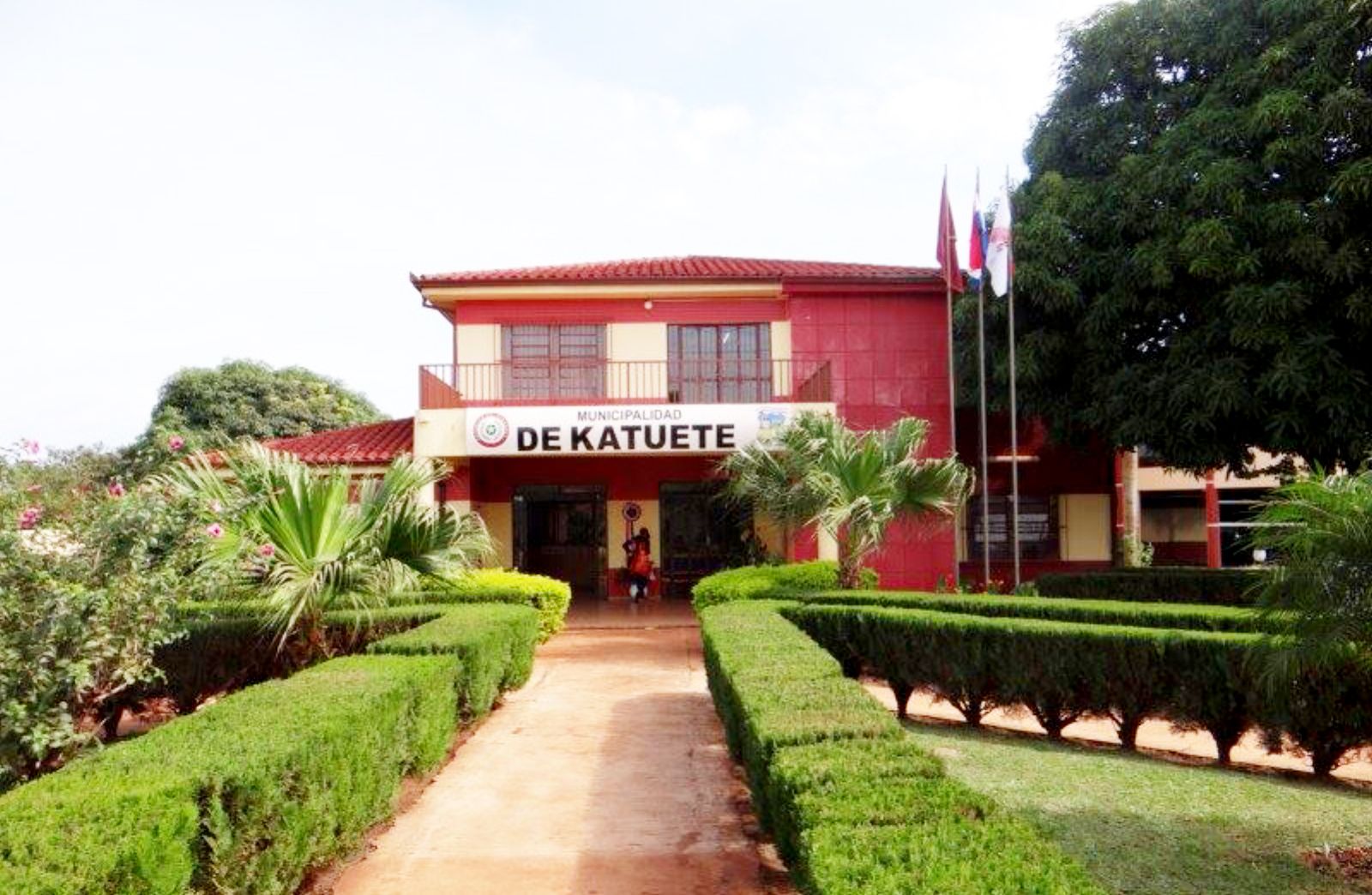 Intendente de Katueté se apropió de inmueble municipal y repartió otros ...