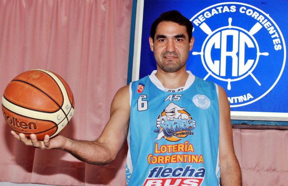 Javier Martínez fue figura en Regatas Corrientes - Deportes - ABC Color