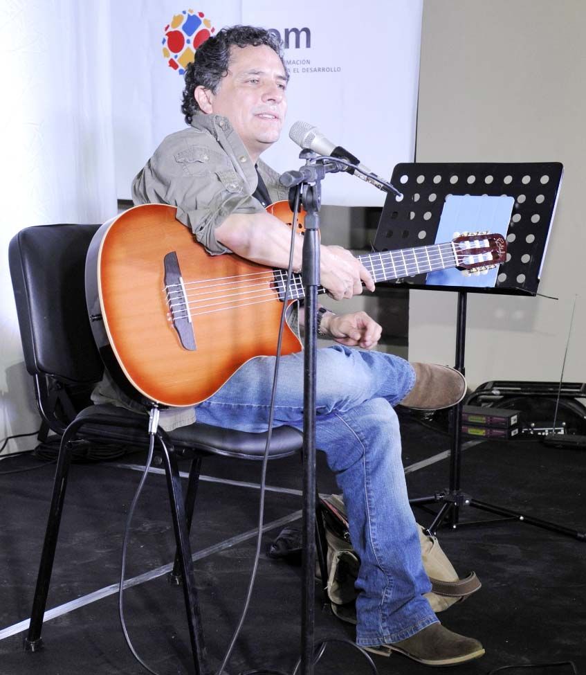 Filio vino a enamorar con sus canciones - Artes y Espectáculos - ABC Color