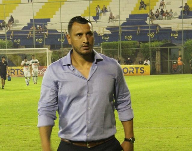 Mario Jara, DT de Luqueño - Fútbol - ABC Color