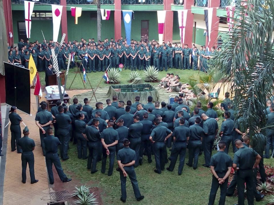 Bautismo evangélico en sede oficial de Academil - Nacionales - ABC Color