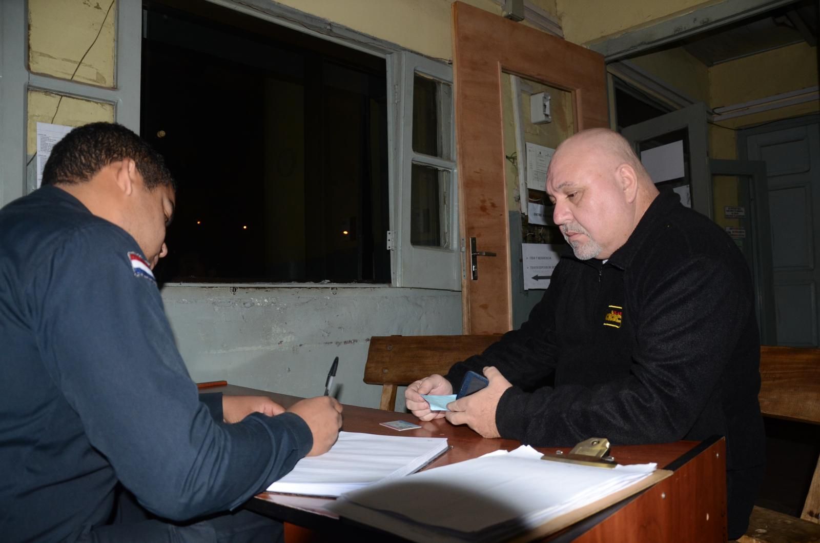 Se hacen pasar por policías para extorsionar - Nacionales - ABC Color