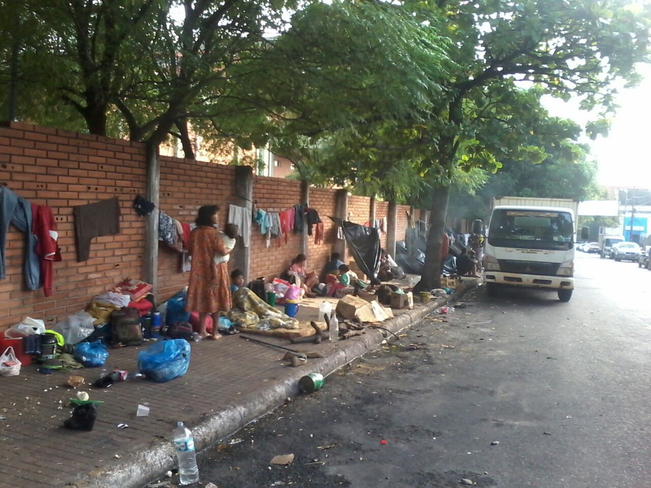 Indígenas se reinstalan en condiciones deplorables - Nacionales - ABC Color